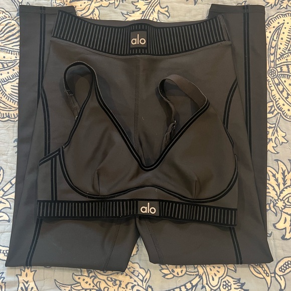 ALO Yoga | Pants & Jumpsuits | Alo Yoga Airlift Line Up Legging And Bra ...